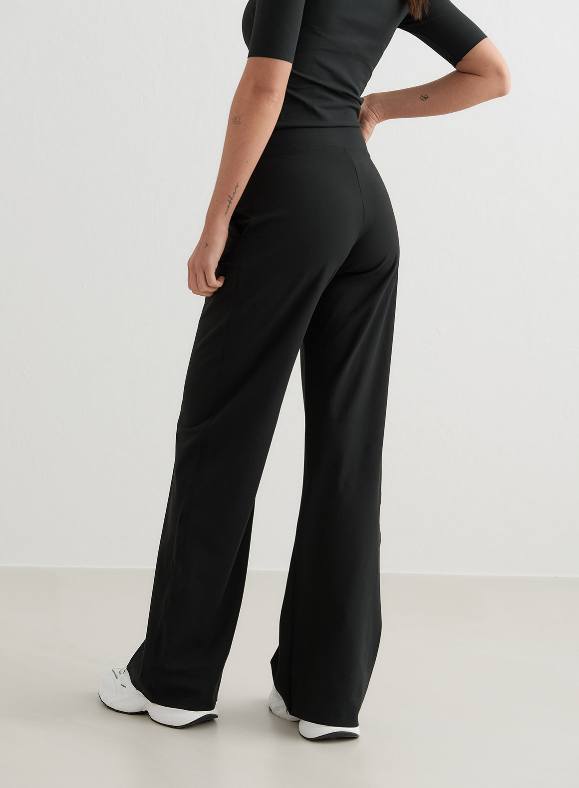 BLACK SENSE WIDE PANTS – AIM'N AU