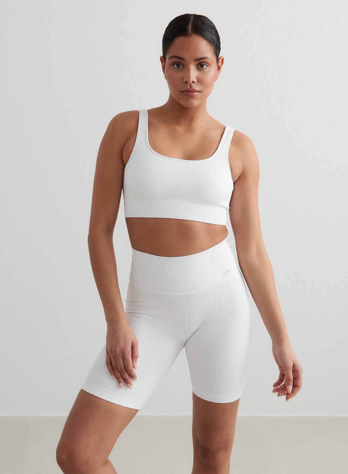 White Ribbed Seamless Biker Shorts – AIM'N AU