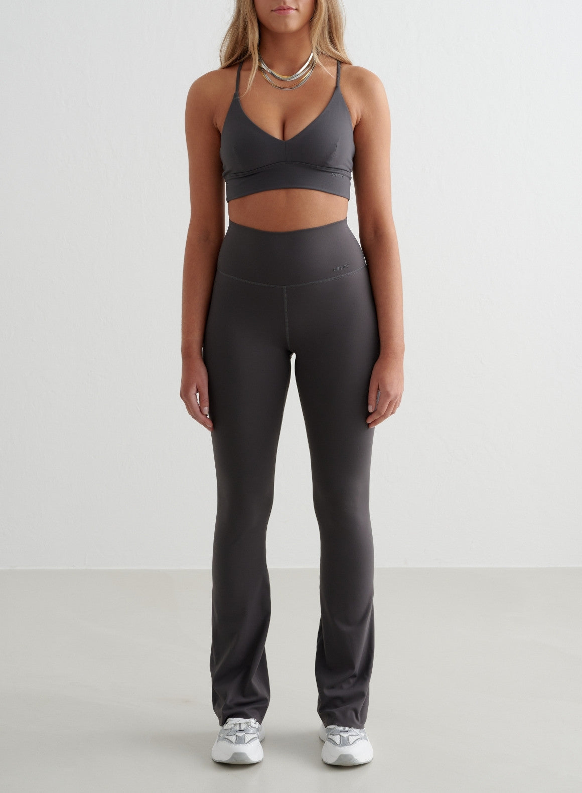 Shadow Grey Sense Flare Tights & Strap Bra Set – AIM'N AU