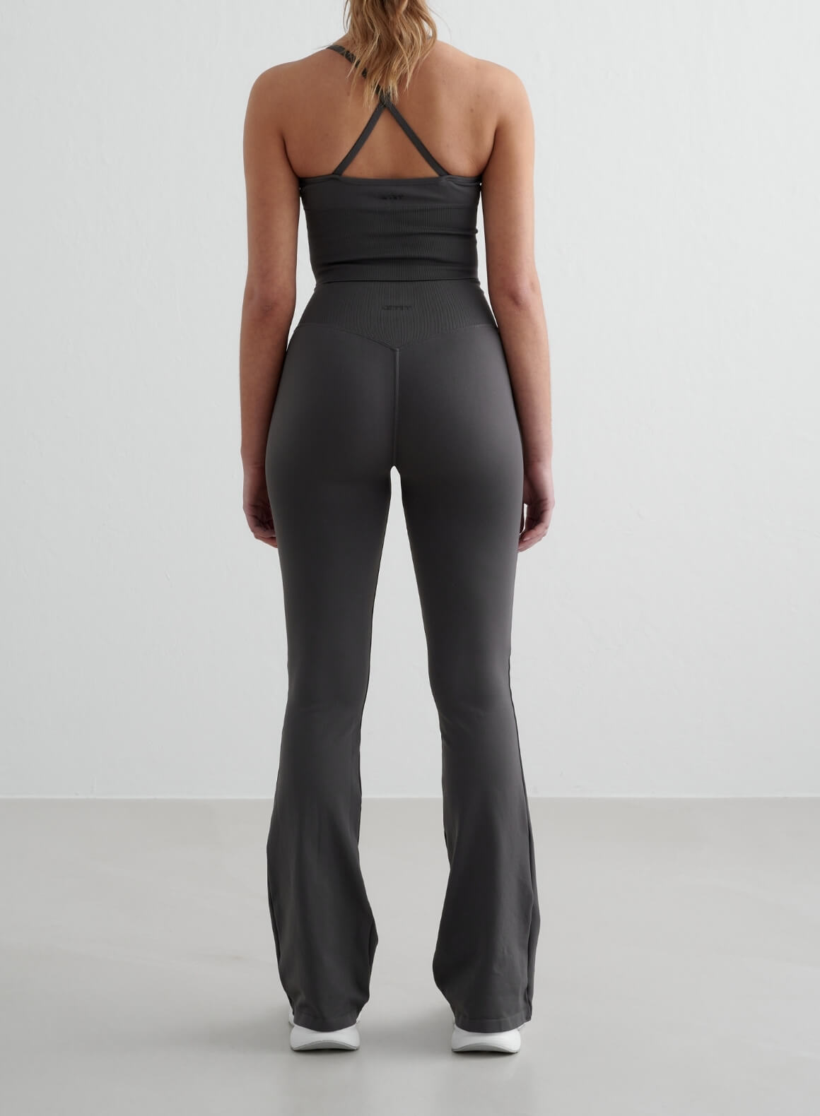 Shadow Grey Shape Seamless Flare Tights & Cross Back Bralette Set – AIM ...