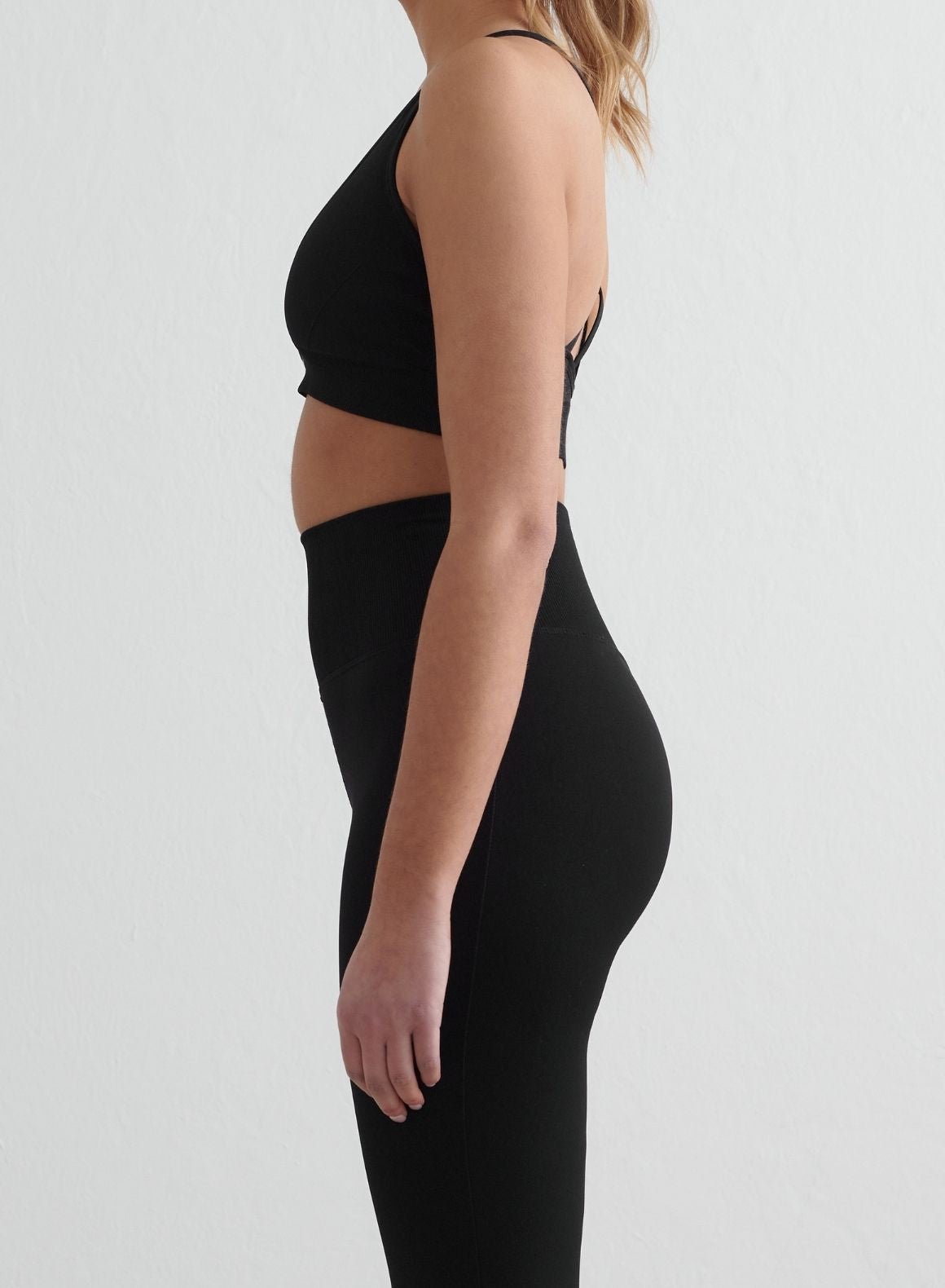 Black Shape Seamless Cross Back Bra – AIM'N AU