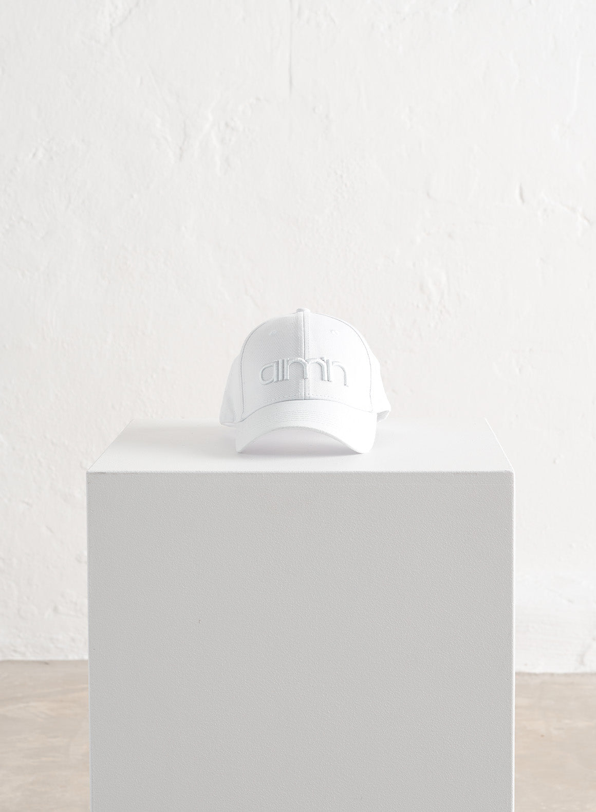 White Logo Cap – AIM'N AU